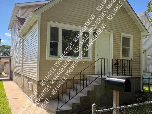 4 BR, 2 BA Apartment 4624 Towle Ave Front, Hammond, IN 46327