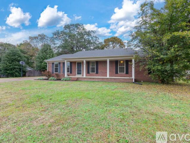 4 BR, 2 BA Apartment 46 Commanche Cove, Jackson, TN 38305