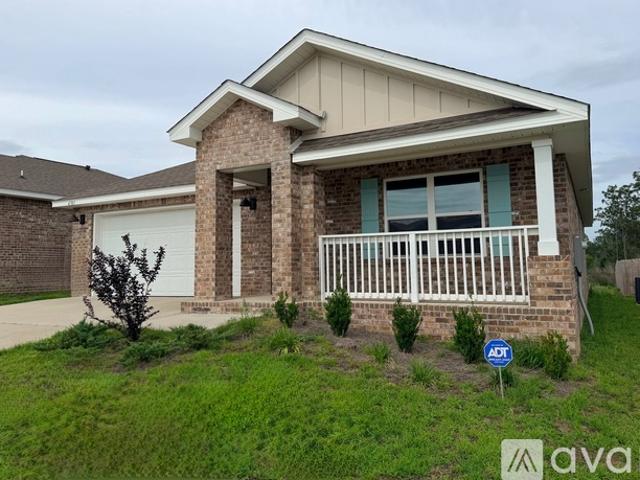 4 BR, 2 BA Apartment 4703 Airmen Drive, Crestview, FL 32539