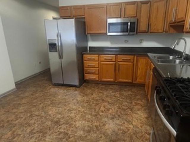 4 BR, 2 BA Apartment 4953 S Calumet Ave, Unit 3S, Chicago, IL 60615