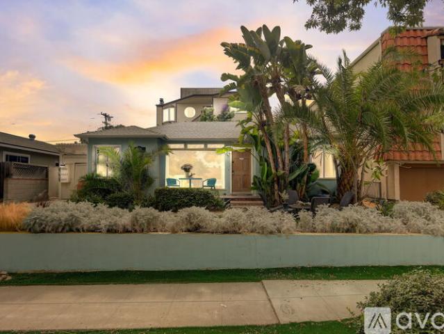 4 BR, 2 BA Apartment 4020 Sequoia St, San Diego, CA 92109
