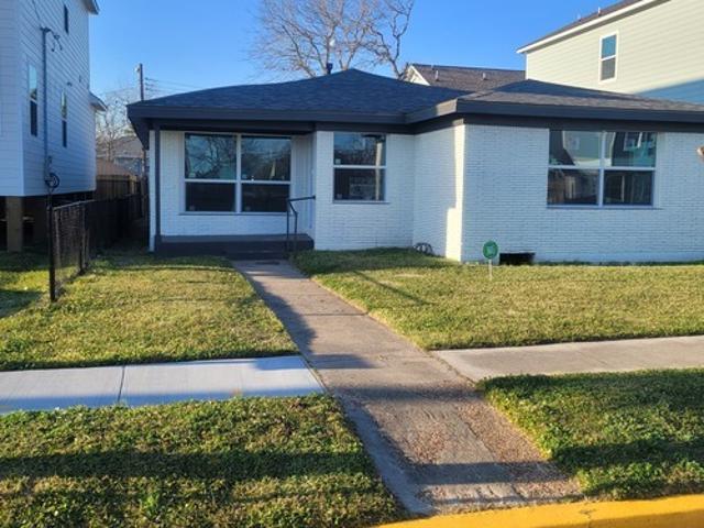 3 BR, 2 BA Apartment 4024 Ave N 1 2, Galveston, TX 77550