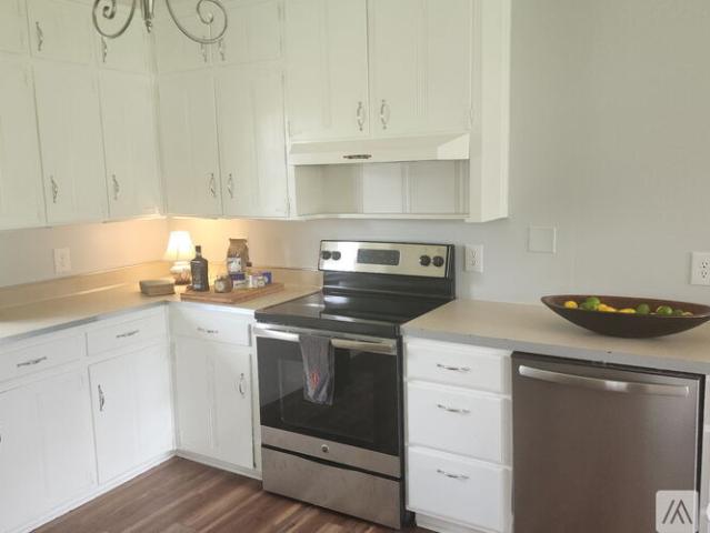 4 BR, 2 BA Apartment 412 American Rd, Nashville, TN 37209