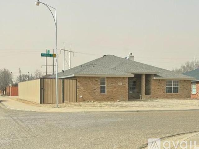 4 BR, 2 BA Apartment 416 Prentiss Ave, Lubbock, TX 79416