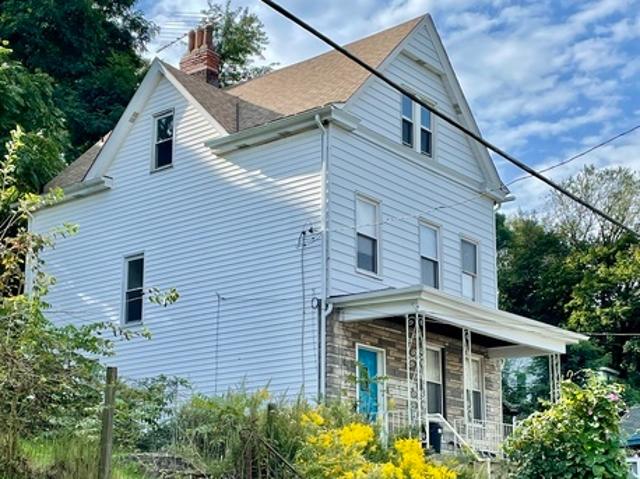 4 BR, 2 BA Apartment 419 Grace St, Pittsburgh, PA 15211