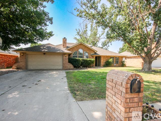 4 BR, 2 BA Apartment 421 Chanticleer Pl, Clovis, NM 88101