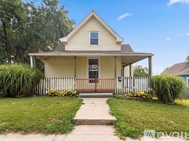 4 BR, 2 BA Apartment 424 N Missouri St, Liberty, MO 64068