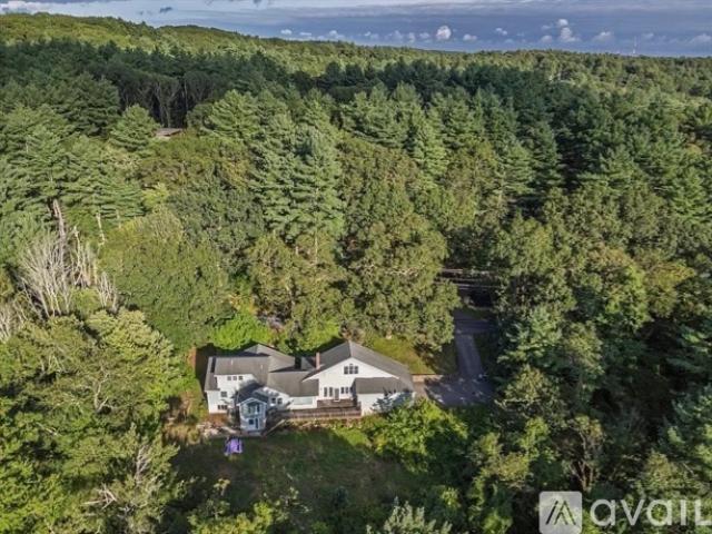 4 BR, 2 BA Apartment 426 Conant Road, Weston, MA 02493