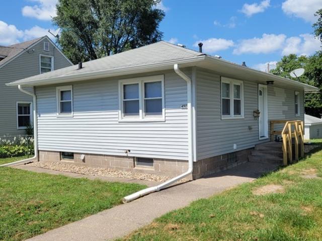 4 BR, 2 BA Apartment 430 W 30th St, Davenport, IA 52803