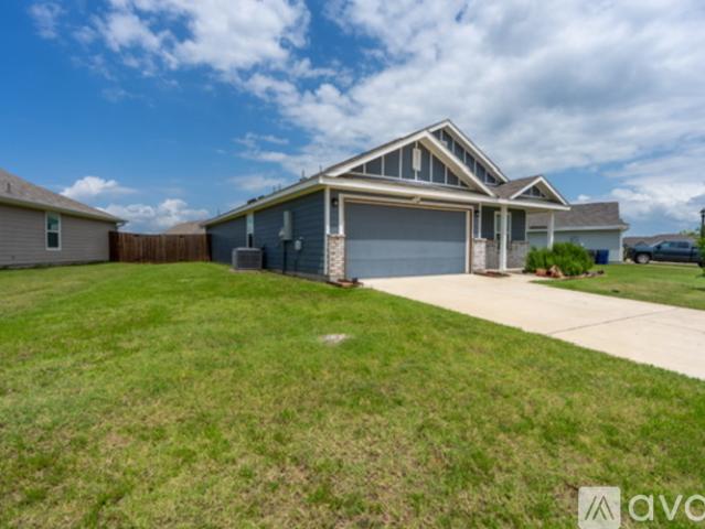 4 BR, 2 BA Apartment 5405 Finbrooke Drive, Princeton, TX 75407
