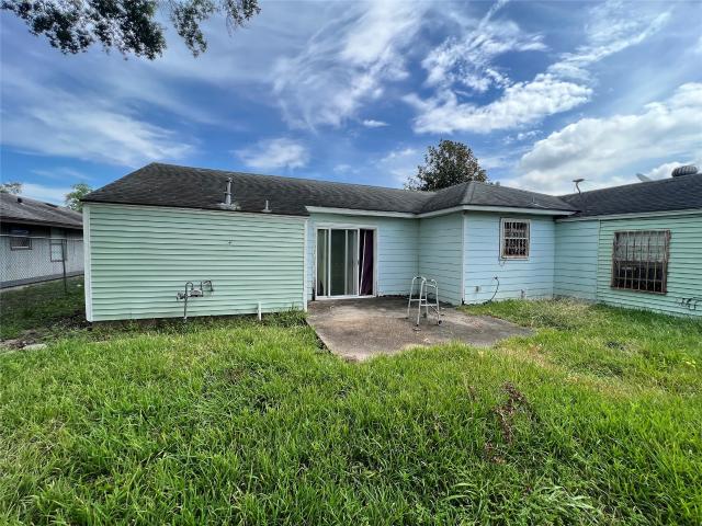 4 BR, 2 BA Apartment 5942 Ridgeway Drive, Houston, TX 77033