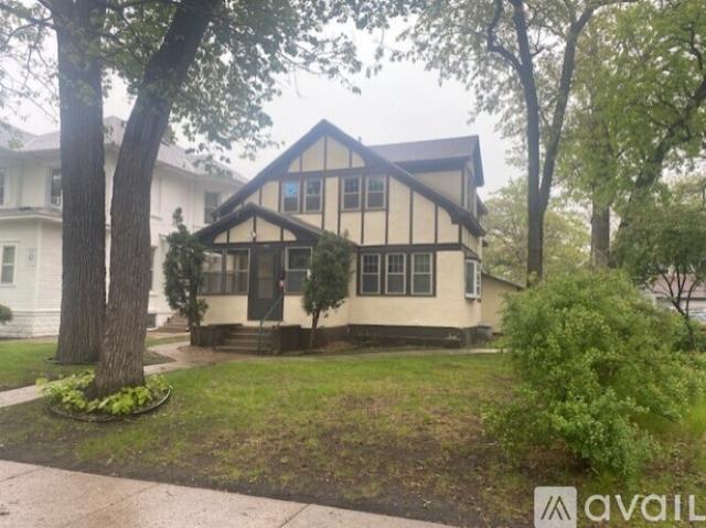 4 BR, 2 BA Apartment 506 7th Ave S, St. Cloud, MN 56301