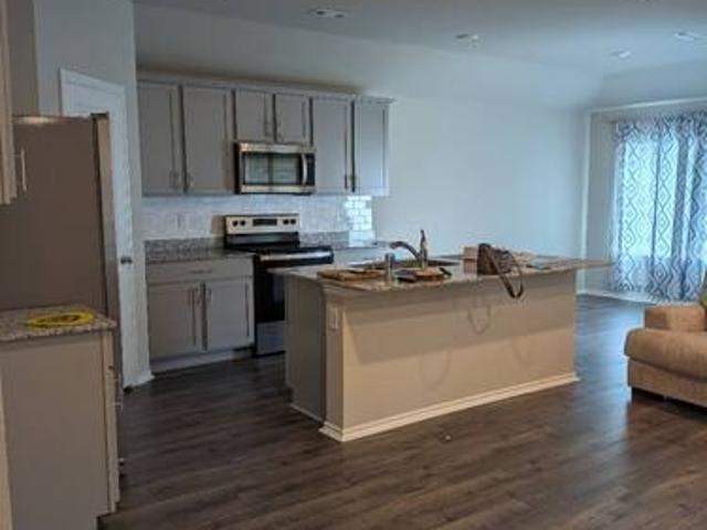 4 BR, 2 BA Apartment 512 Comanche Drive, Gentry, AR 72734