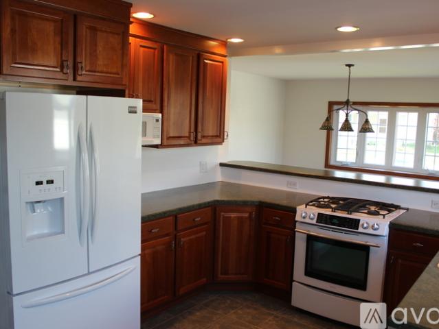 4 BR, 2 BA Apartment 516 Esty St, Elmira, NY 14904