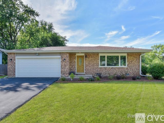 4 BR, 2 BA Apartment 5 S 480 Campbell Dr, Naperville, IL 60563