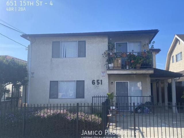 4 BR, 2 BA Apartment 651 15th St, San Pedro, CA 90731