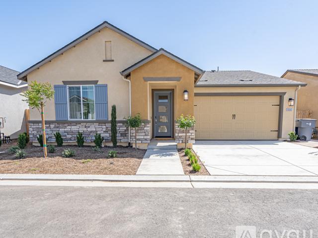 4 BR, 2 BA Apartment 6563 E Tobey Ave, Fresno, CA 93727