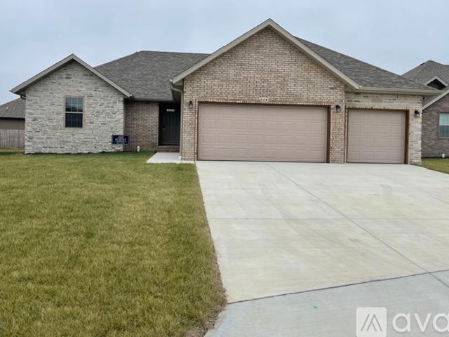 4 BR, 2 BA Apartment 664 N Montego St, Nixa, MO 65714