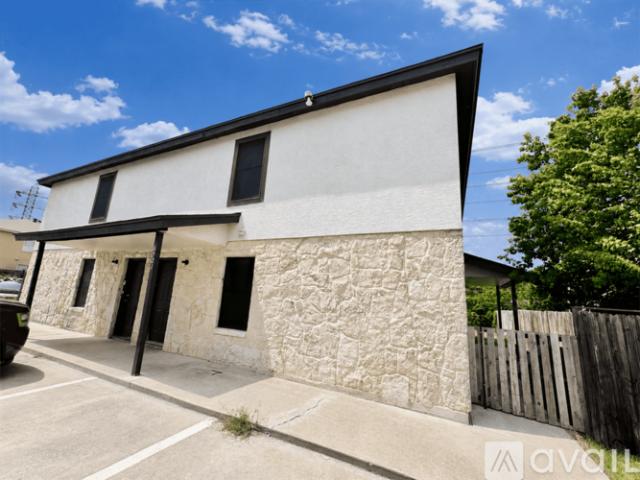 4 BR, 2 BA Apartment 6723 Brothers Ln, Unit 6723, San Antonio, TX 78239