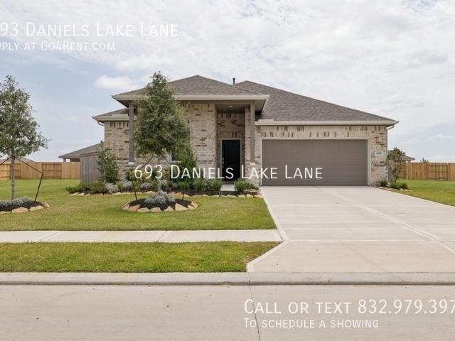 4 BR, 2 BA Apartment 693 Daniels Lake Lane, Dayton, TX 77535