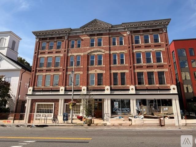 4 BR, 2 BA Apartment 69 South Pleasant Street, Unit 203, Amherst, MA 01002