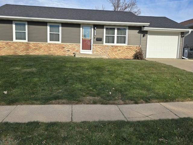 4 BR, 2 BA Apartment 6032 Sharon Lane Northwest, Cedar Rapids, IA 52405