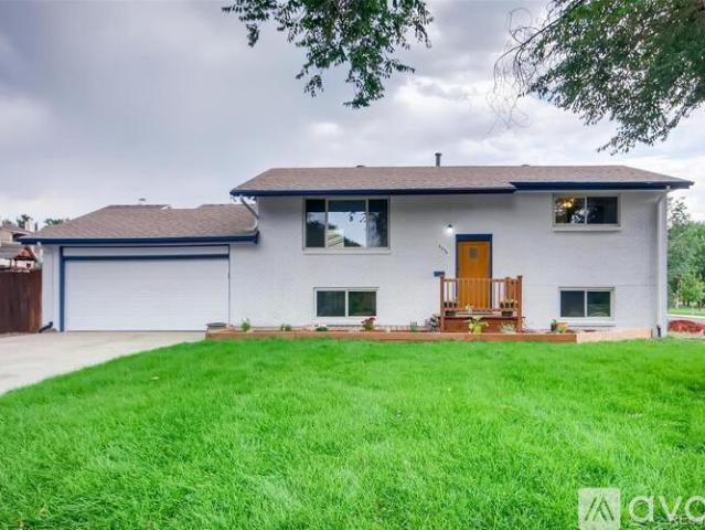 4 BR, 2 BA Apartment 6054 Allison St, Arvada, CO 80004