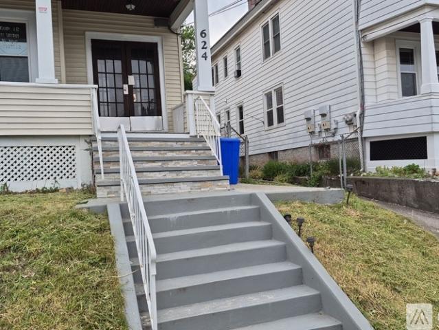 4 BR, 2 BA Apartment 624 North Pearl Street, Unit 1st floor, Albany, NY 12204