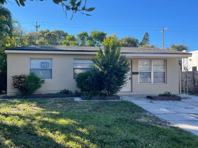 4 BR, 2 BA Apartment 632 54th St West Palm Beach, FL 33407
