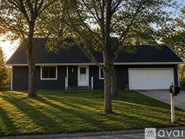 4 BR, 2 BA Apartment 7436 Iden Avenue South, Cottage Grove, MN 55016