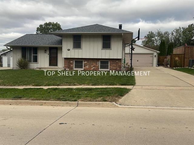 4 BR, 2 BA Apartment 747 High Rd, Norwalk, IA 50211