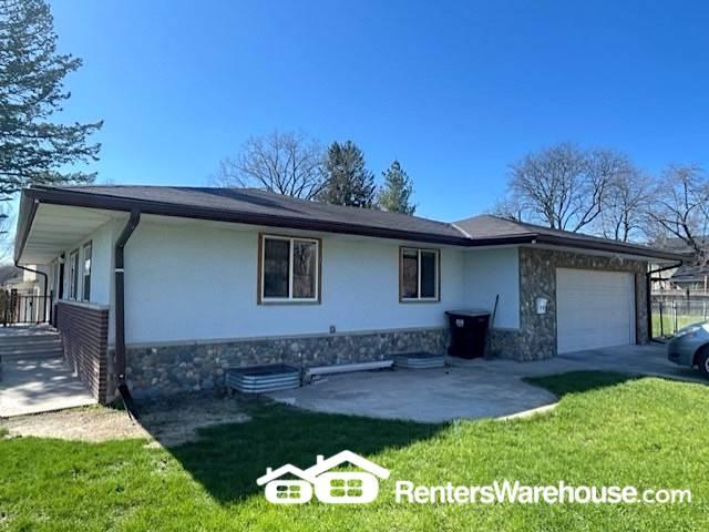 4 BR, 2 BA Apartment 753 Washington St, Anoka, MN 55303