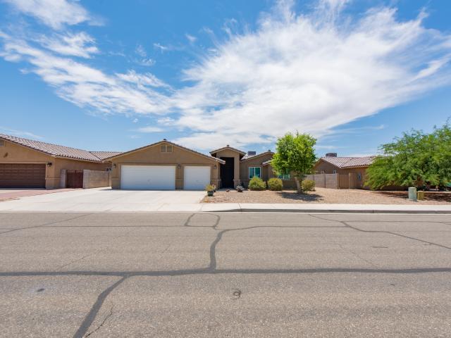 4 BR, 2 BA Apartment 7587 E 41ST ST, Yuma, AZ 85365