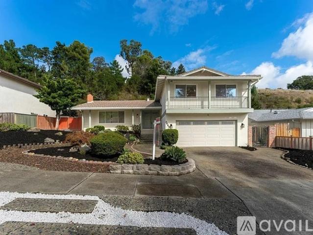 4 BR, 2 BA Apartment 7684 Surrey Lane, Oakland, CA 94605