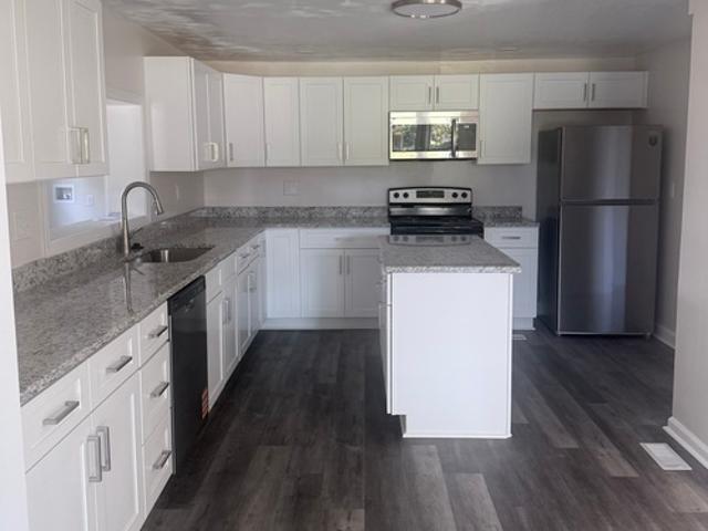 4 BR, 2 BA Apartment 700 Cardover Ave, Chesapeake, VA 23325