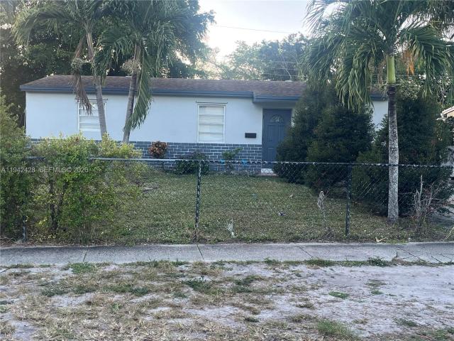 4 BR, 2 BA Apartment 700 North 68th Way, Hollywood, FL 33024