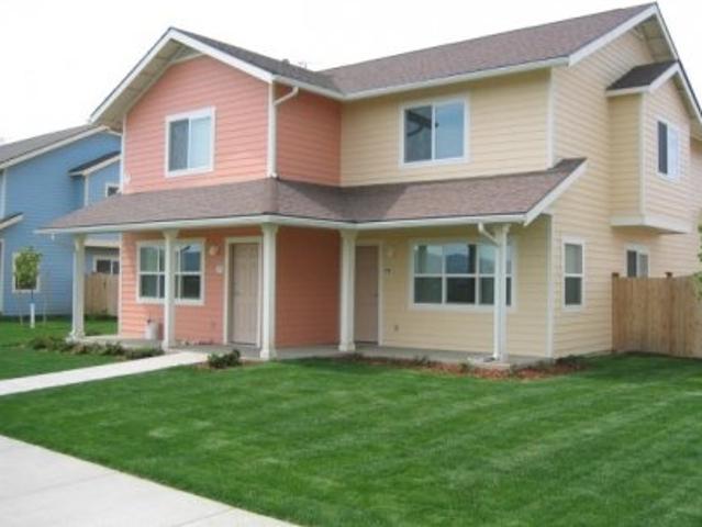 4 BR, 2 BA Apartment 708 Washington St Mabton, WA 98935