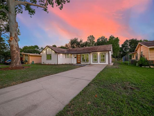 4 BR, 2 BA Apartment 7131 Mobud Drive, Houston, TX 77074