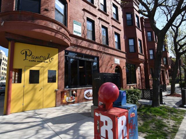 4 BR, 2 BA Apartment 732 / 3803 3809 W Grace / N. Broadway Unit 732 3E, Chicago, IL 60613