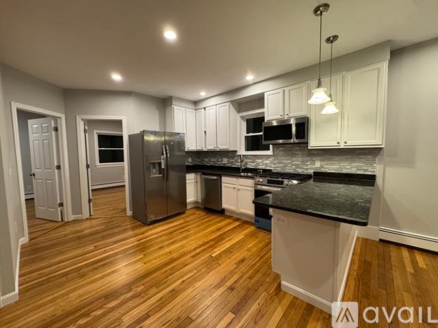 4 BR, 2 BA Apartment 7 Pinckney Place, Unit Pinckney Place 2/3 floors, Somerville, MA 02145