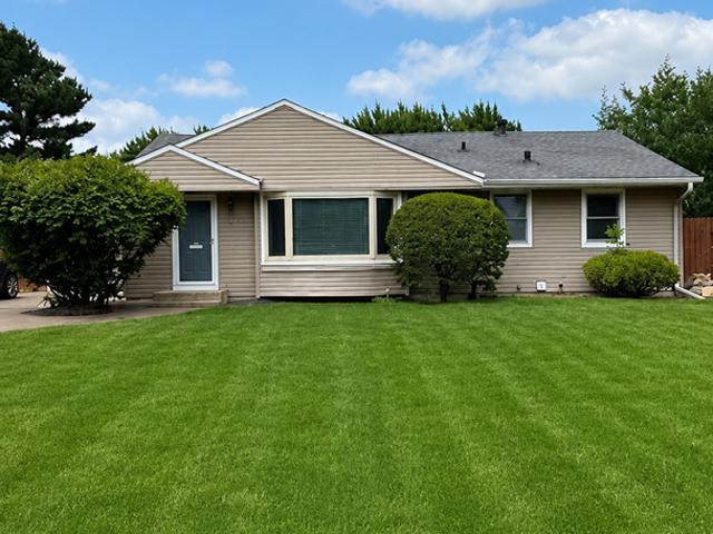 4 BR, 2 BA Apartment 8442 Haeg Dr, Bloomington, MN 55420