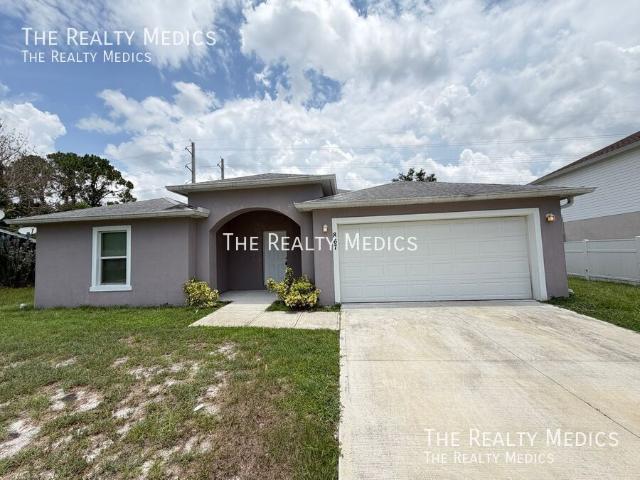 4 BR, 2 BA Apartment 867 Glencove Ave NW, Palm Bay, FL 32907
