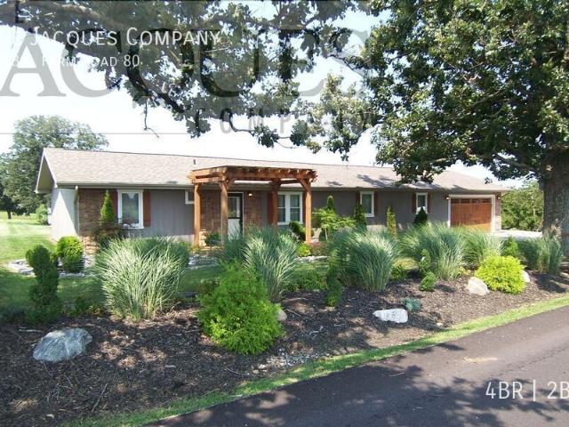 4 BR, 2 BA Apartment 8993 E. Farm Road 80, Strafford, MO 65757
