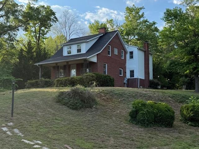 4 BR, 2 BA Apartment 801 Northside Drive, Fredericksburg, VA 22405