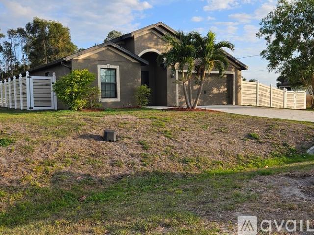 4 BR, 2 BA Apartment 807 Lystra Ave, Fort Myers, FL 33913