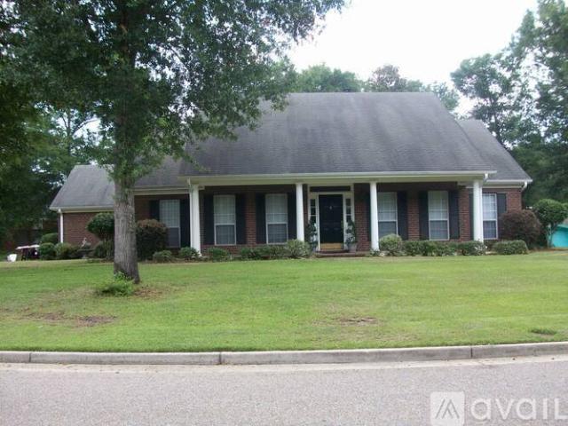 4 BR, 2 BA Apartment 8070 Saint Jude Circle South, Mobile, AL 36695