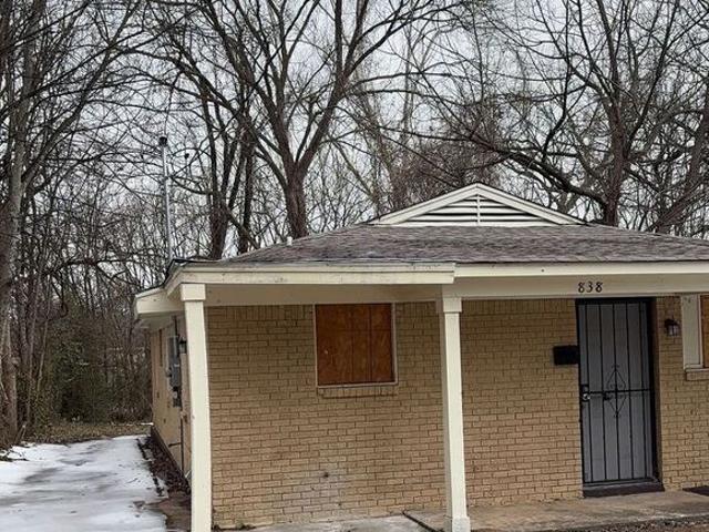 4 BR, 2 BA Apartment 838 Crockett Pl Memphis, TN 38107