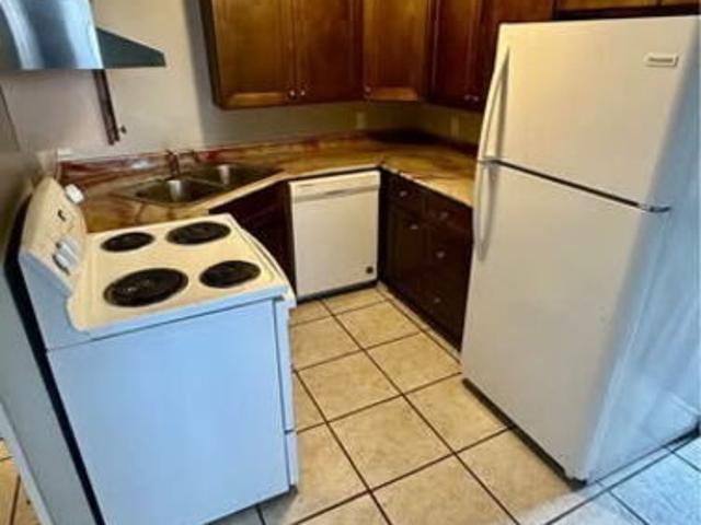 4 BR, 2 BA Apartment 947 E Augusta Ave, Unit Unit C, Spokane, WA 99207