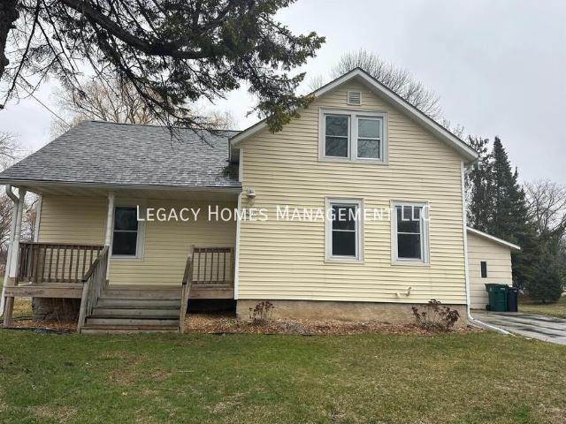 4 BR, 2 BA Apartment 962 Lakeview Dr, Green Bay, WI 54313