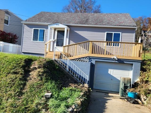 4 BR, 2 BA Apartment 970 6th St, Beaver, PA 15009